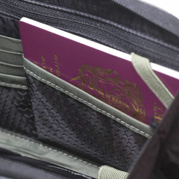 Osprey RFID Document Wallet | Black | Travel Wallets